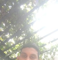 Akira. Max, American masseur in Colombo