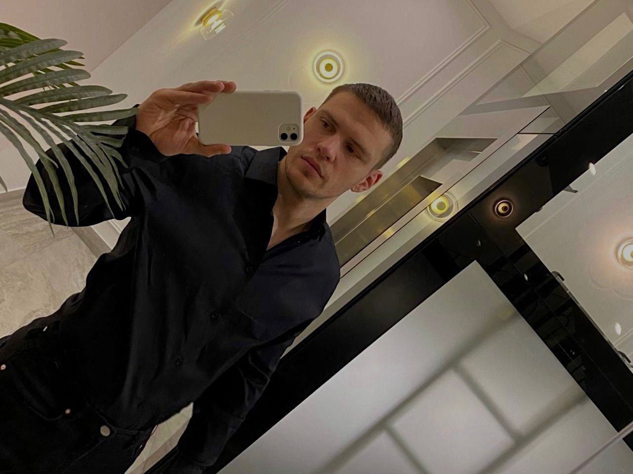 Artem Male Escort In Dubai