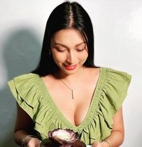 Bianca Lim, Filipino Transsexual escort in Hong Kong