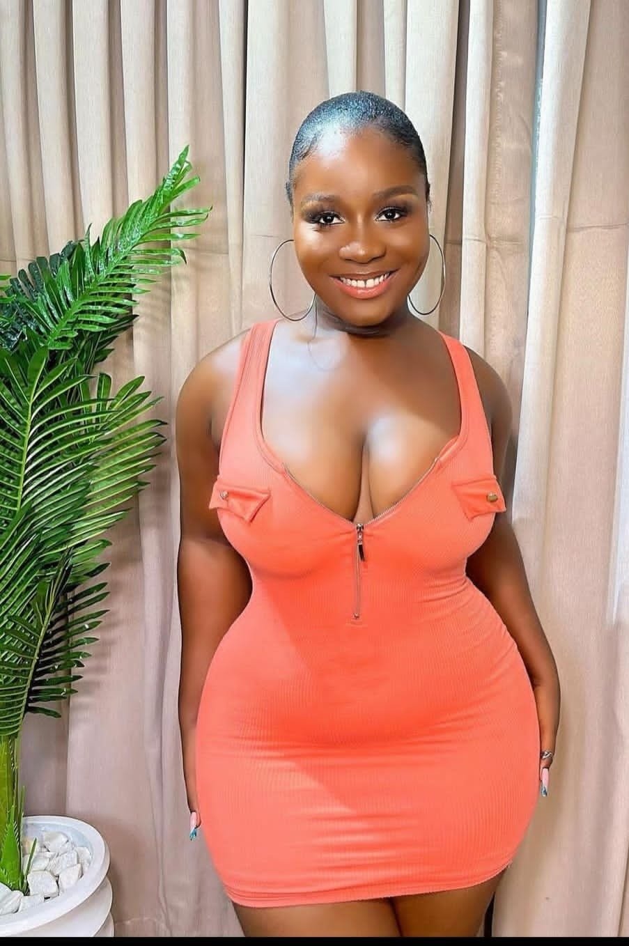 Chindin, Ghanaian escort in Beirut