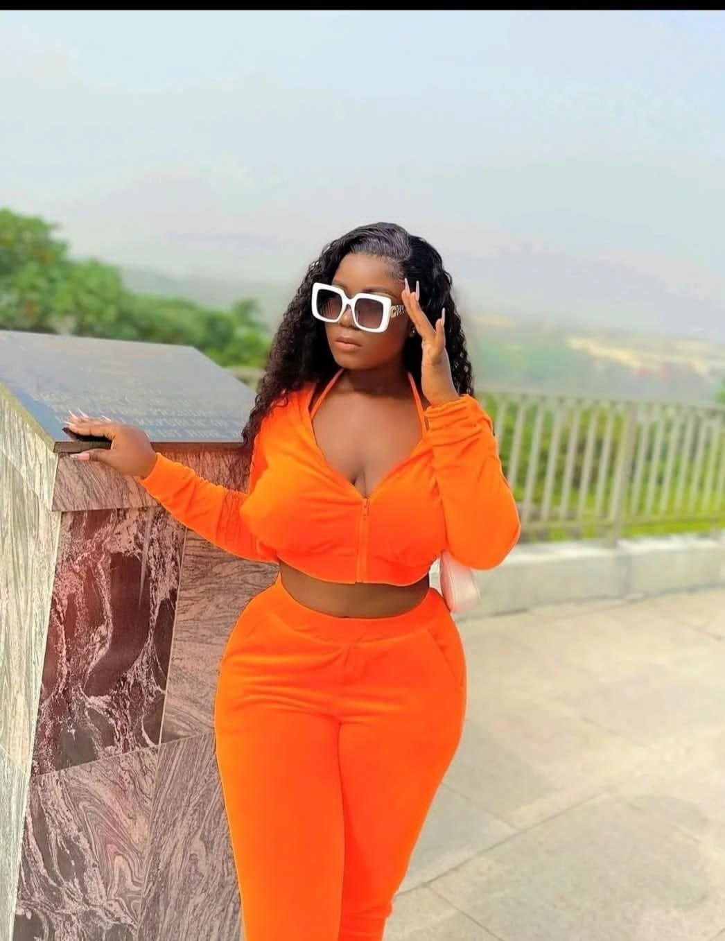 Chindin, Ghanaian escort in Beirut