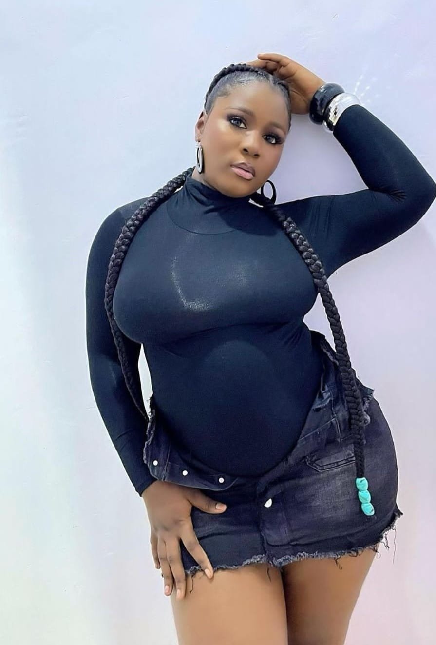 Chindin, Ghanaian escort in Beirut