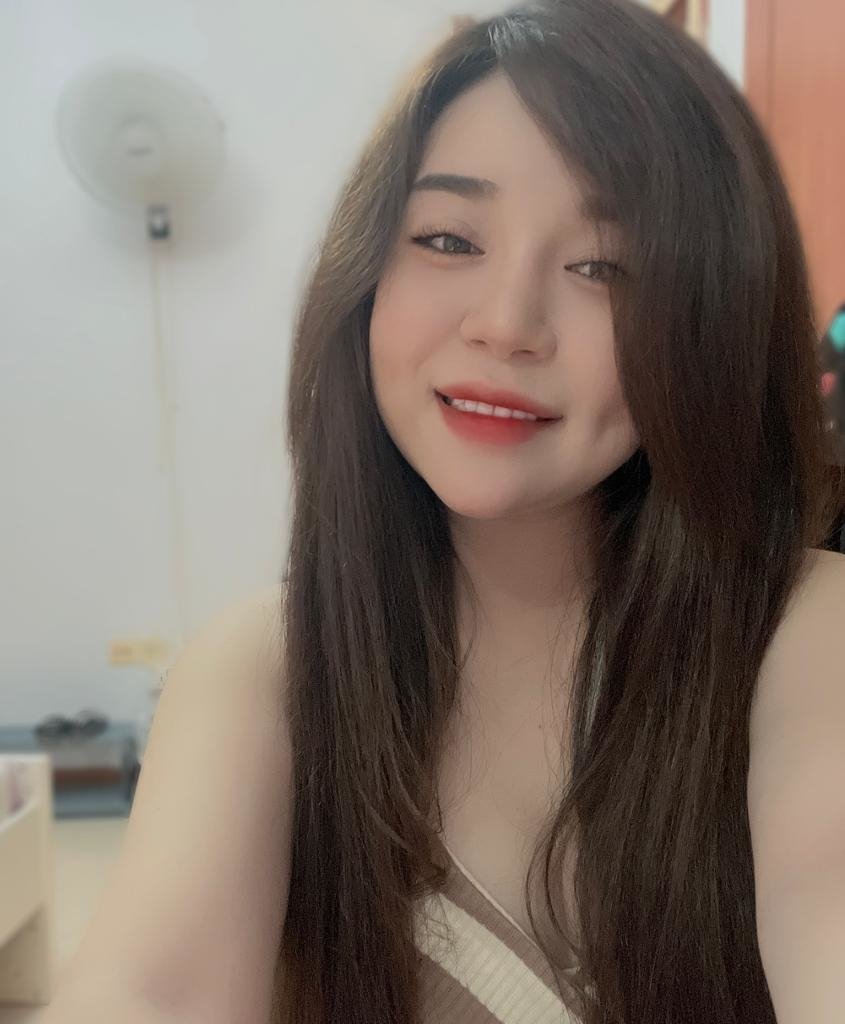 Ely, Vietnamese escort in Dubai