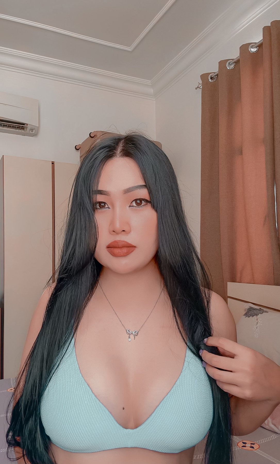 Liza Long Hair, Thai escort in Muscat