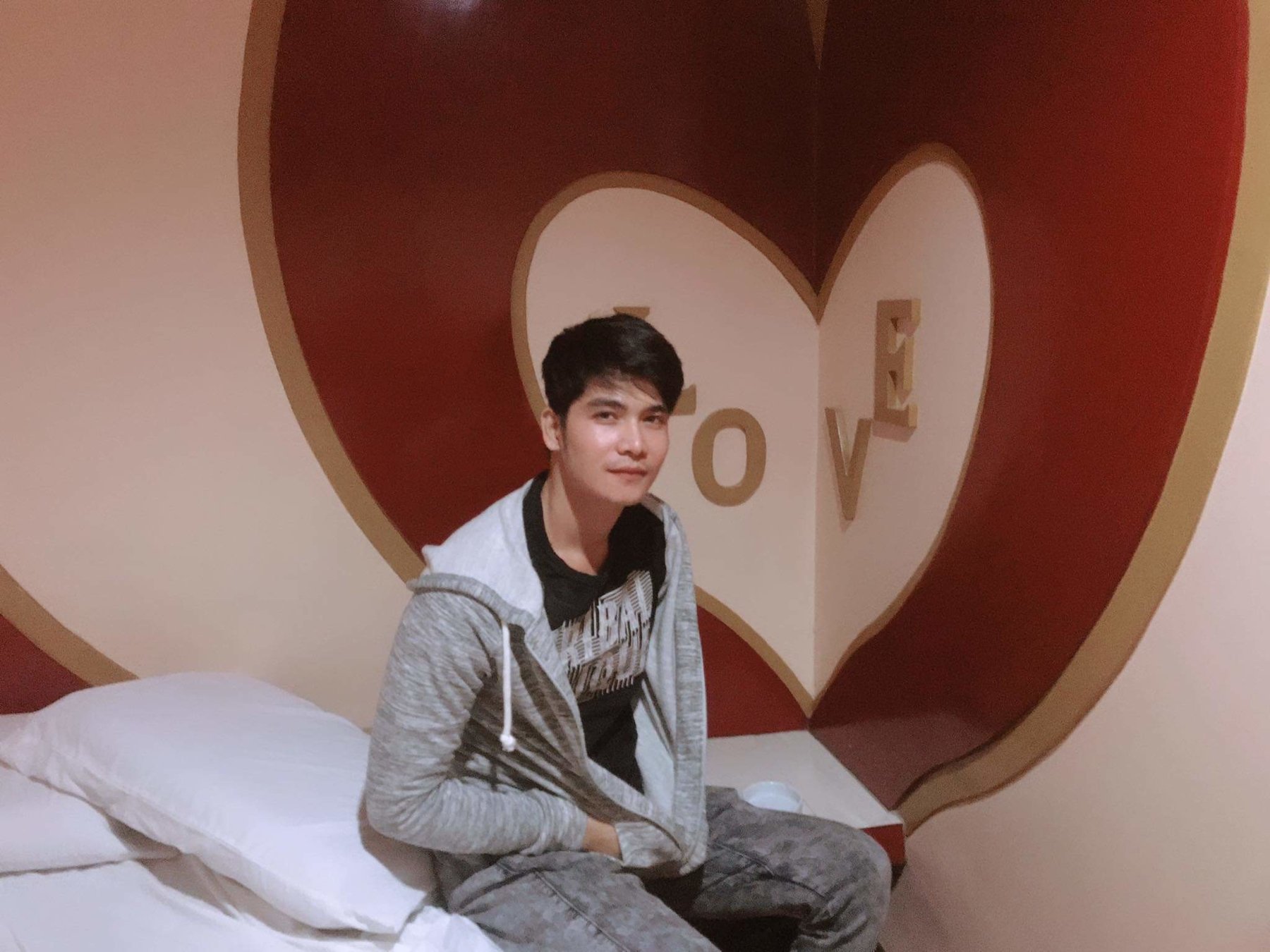 Mark, Filipino masseur in Manila (3)