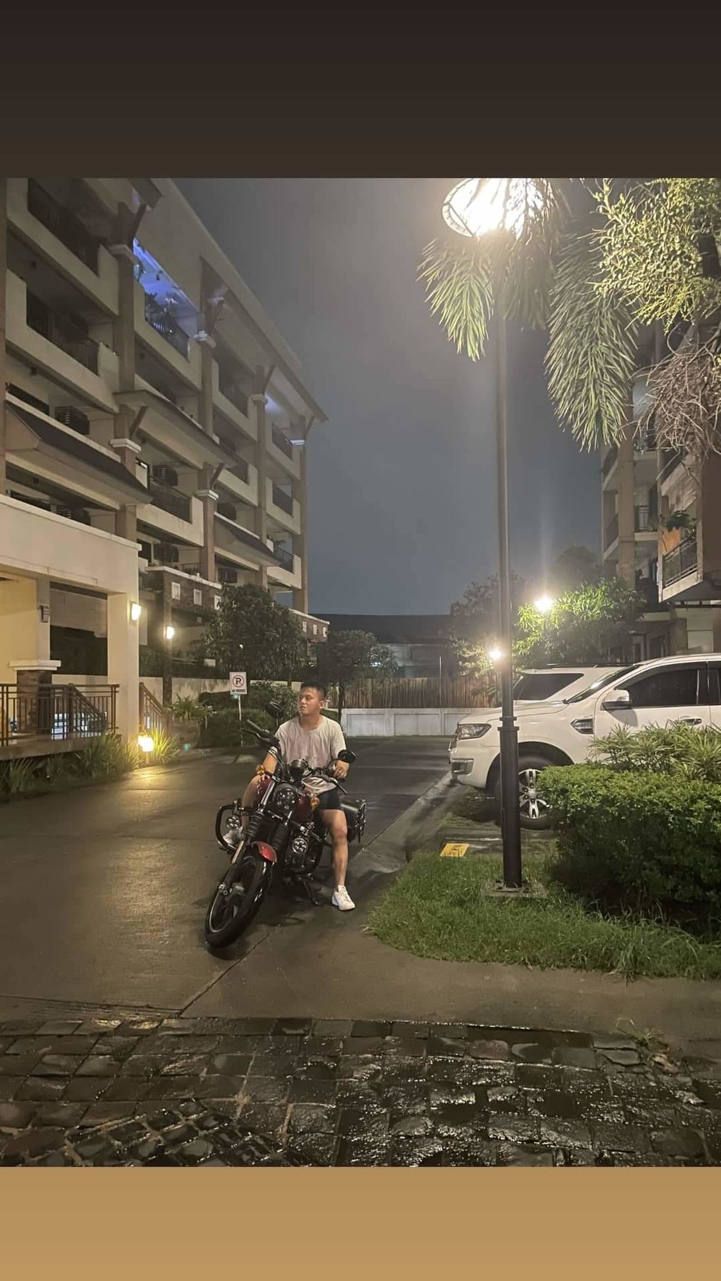 Mark, Filipino Male escort in Manila (5)