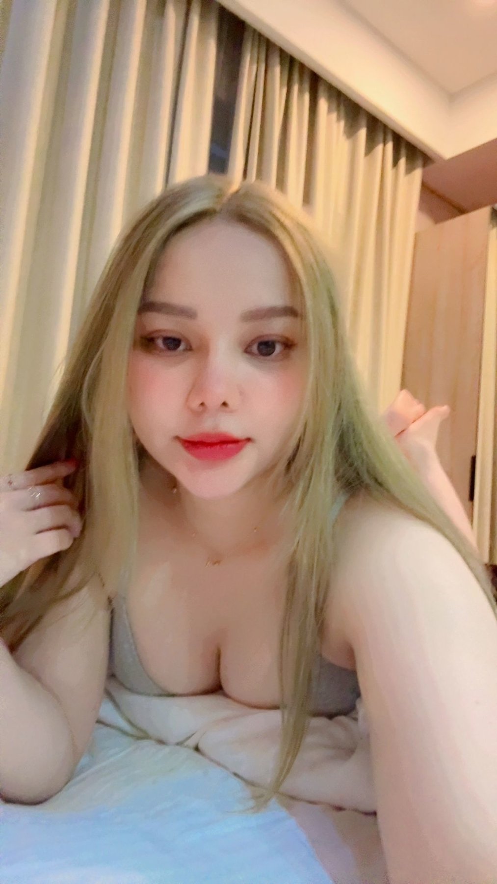 Nana Nguyen, escort in Dubai