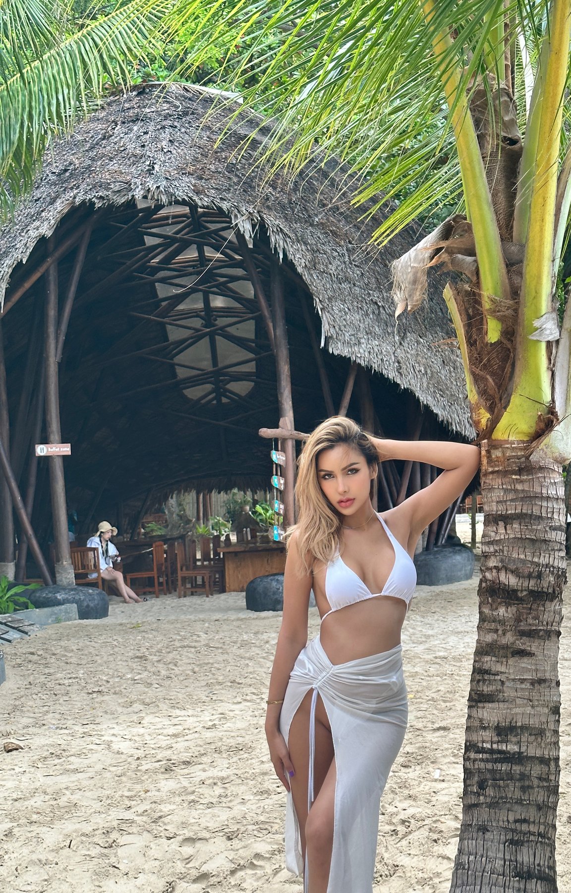 Sofia New Here, escort in Hong Kong