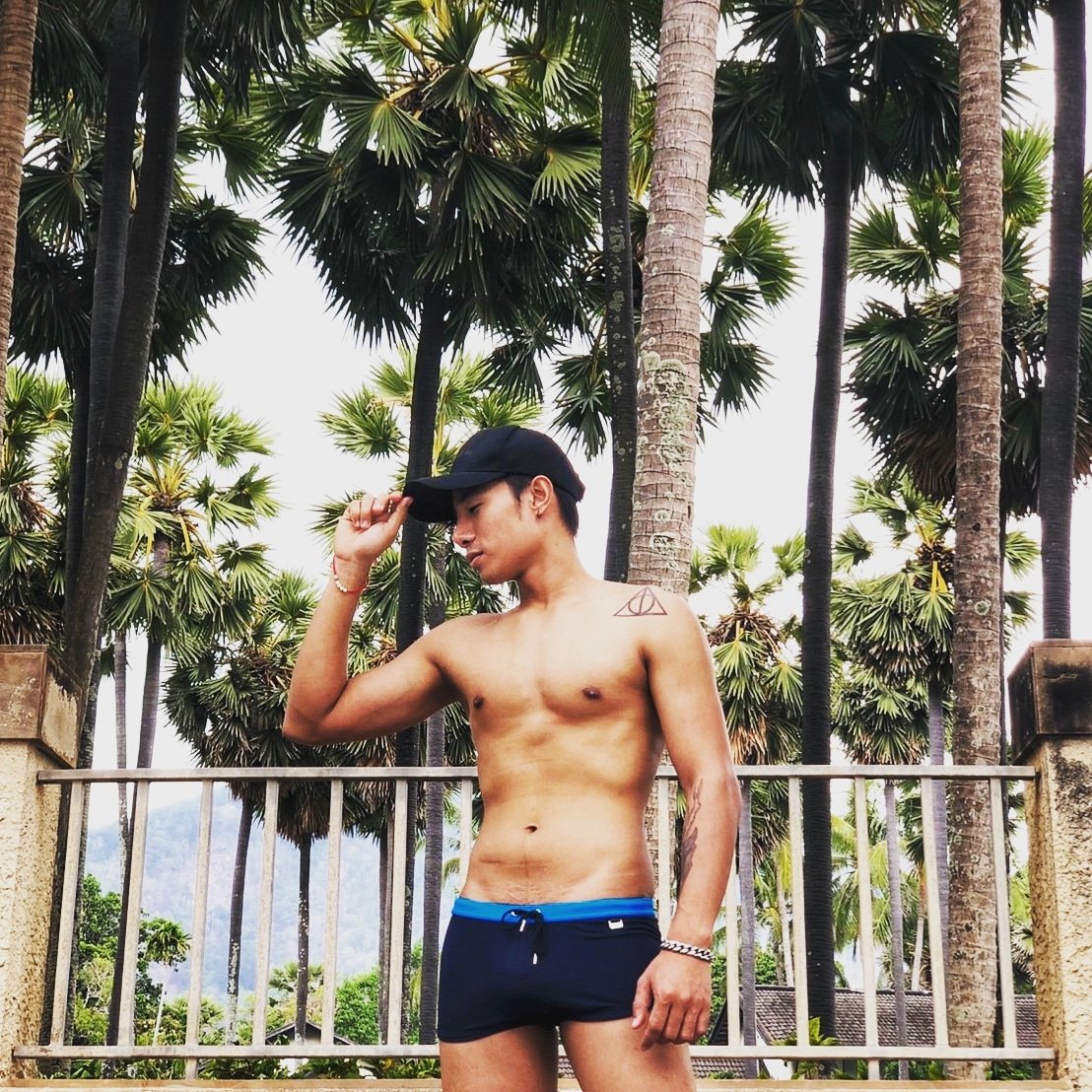 Tonny, Thai Male escort in Muscat