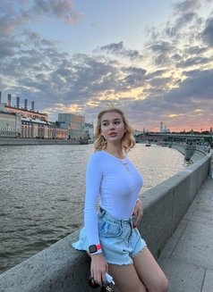 Viola New, Ukrainian escort in Al Manama